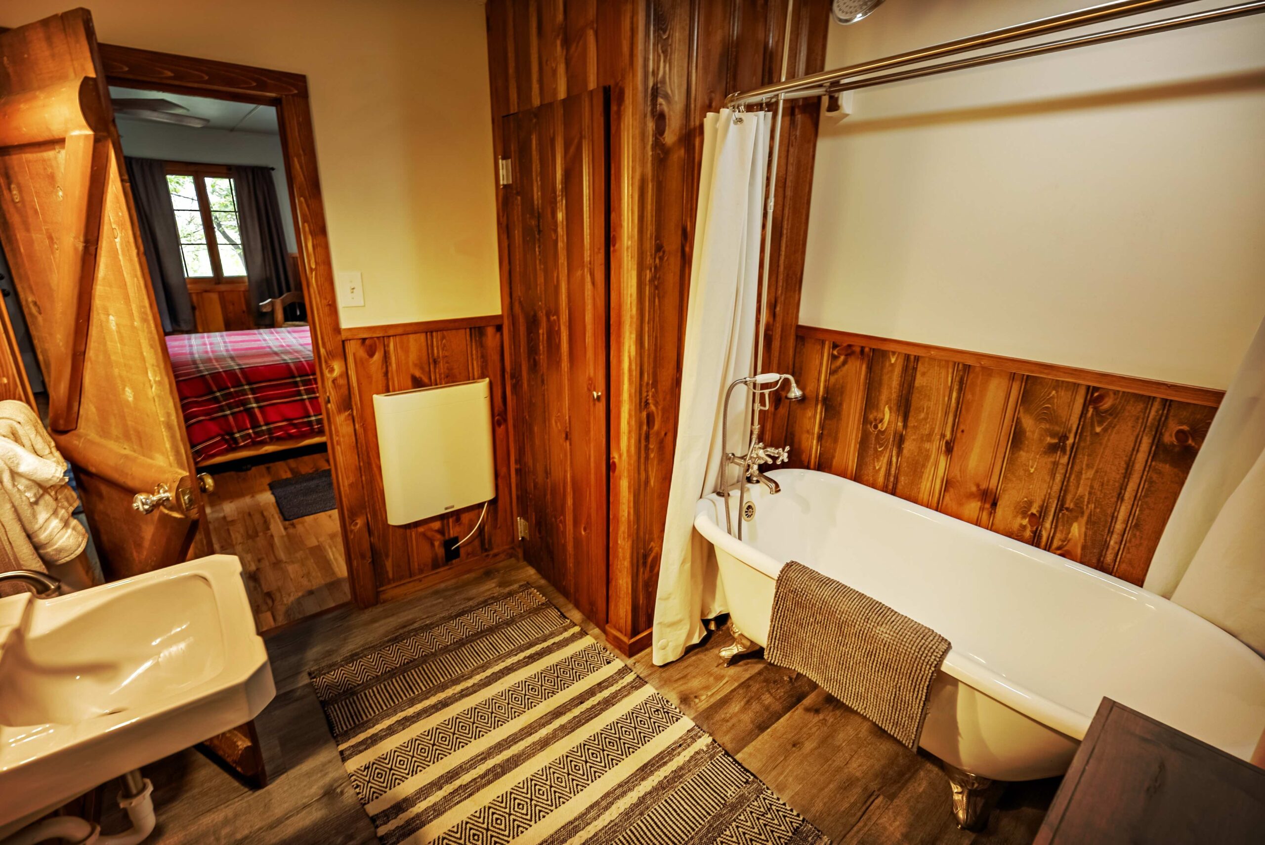 Hi-D-Ho • Glen Isle Resort